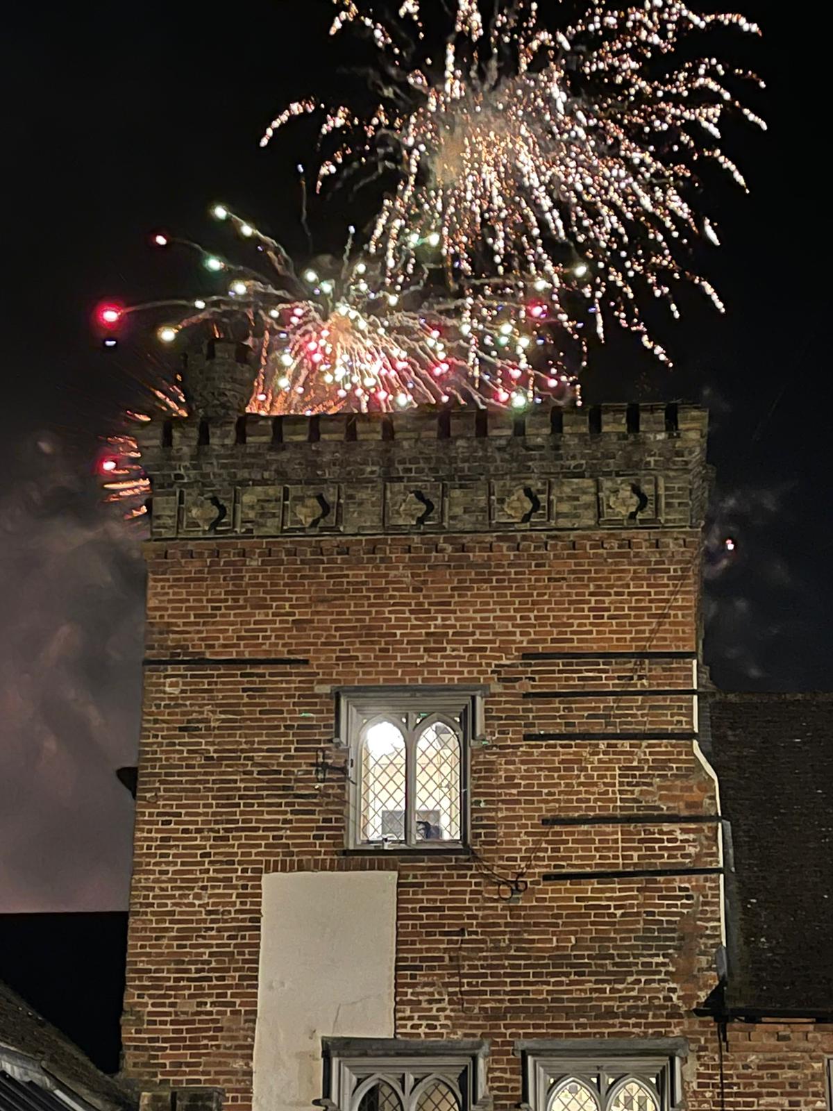 HOE BRIDGE FIREWORK DISPLAY